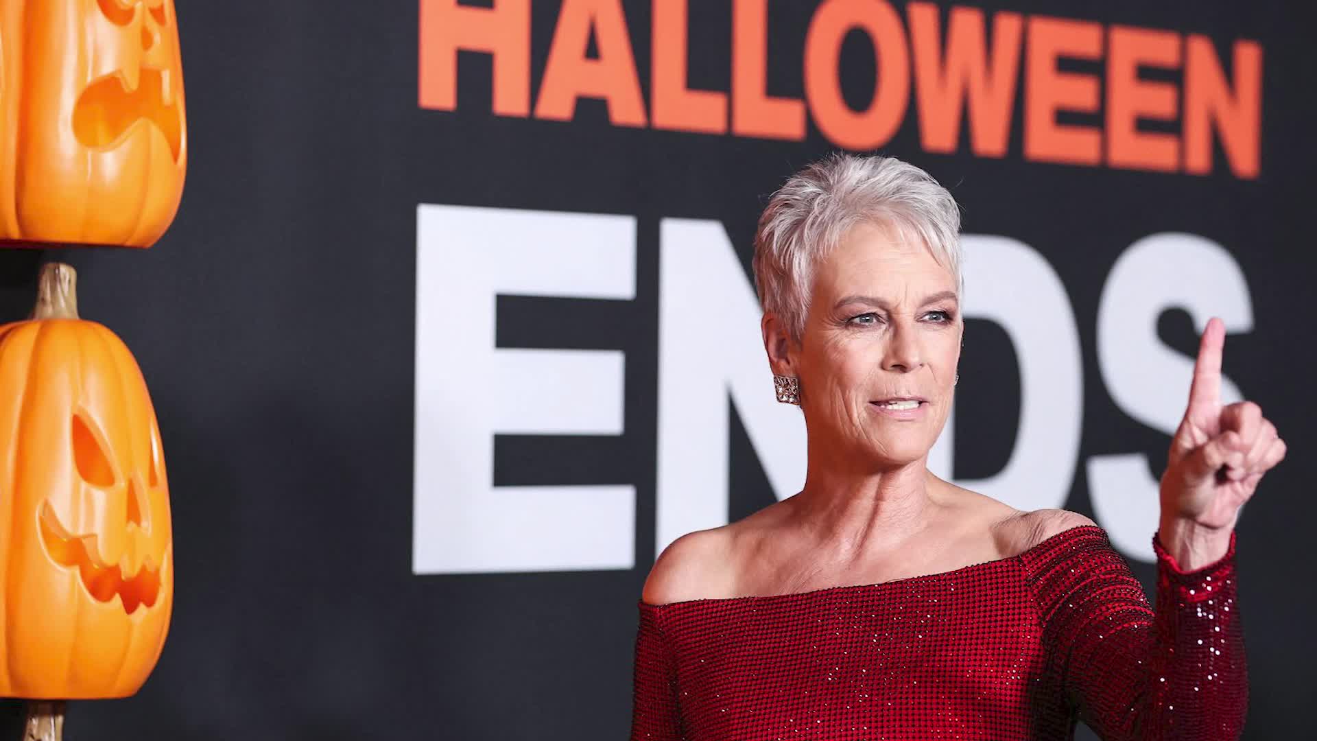 Jamie Lee Curtis en feu à la première du très attendu Halloween Ends ...