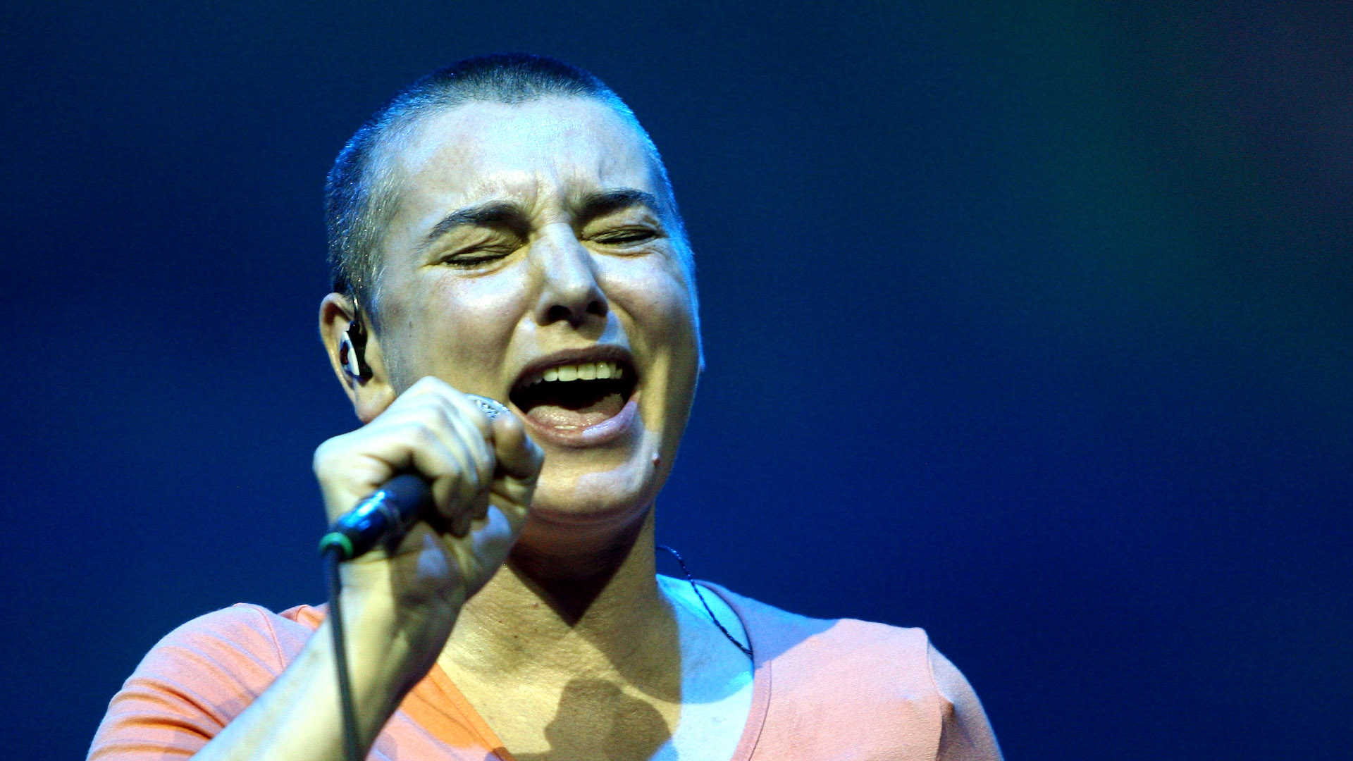La chanteuse Sinéad O’Connor emportée à 56 ans - Buzznews